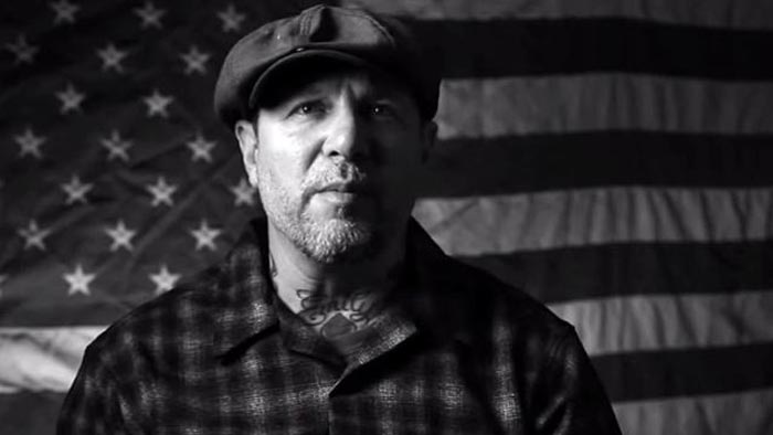 Roger Miret, vocalista do Agnostic Front, lança autobiografia | Rockarama Roger Miret, vocalista do Agnostic Front, lança autobiografia | Rockarama